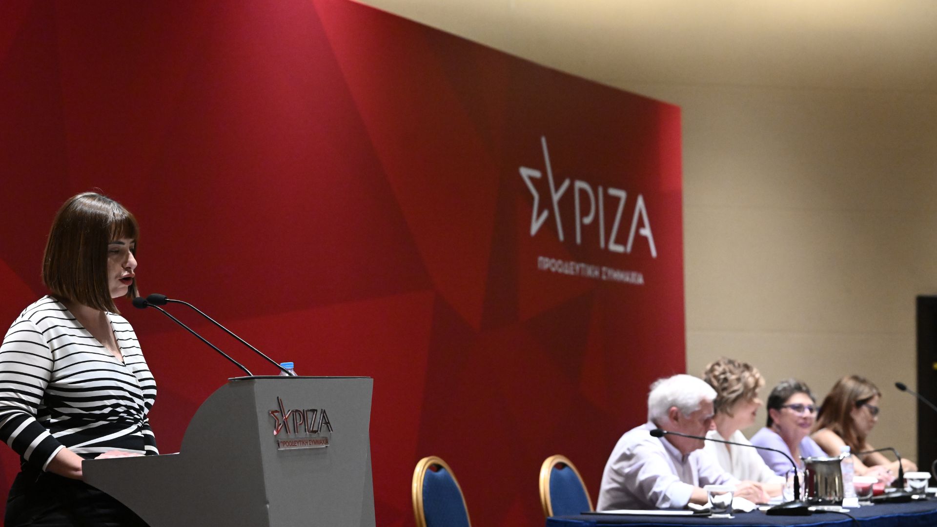 ΣΥΡΙΖΑ και ΠΑΣΟΚ για ένα πουκάμισο αδειανό… | topontiki.gr