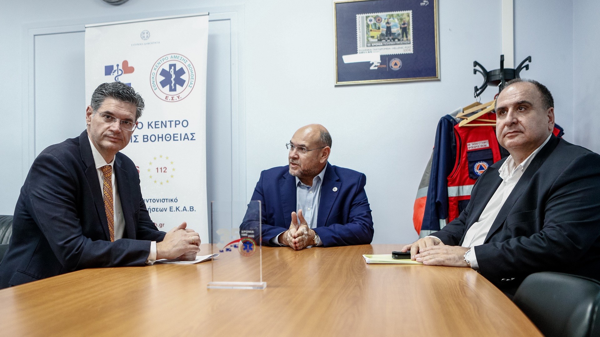 ΣΥΡΙΖΑ: Αντιπροσωπεία του κόμματος στο ΕΚΑΒ | topontiki.gr