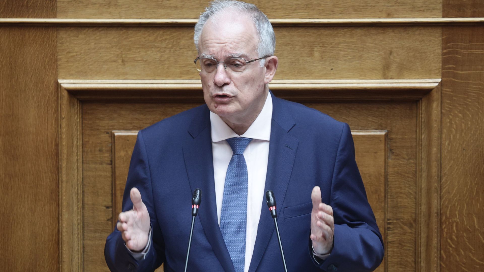 Τασούλας για ψήφο αποδήμων: Το νομοσχέδιο αυτό γράφει ιστορία ...