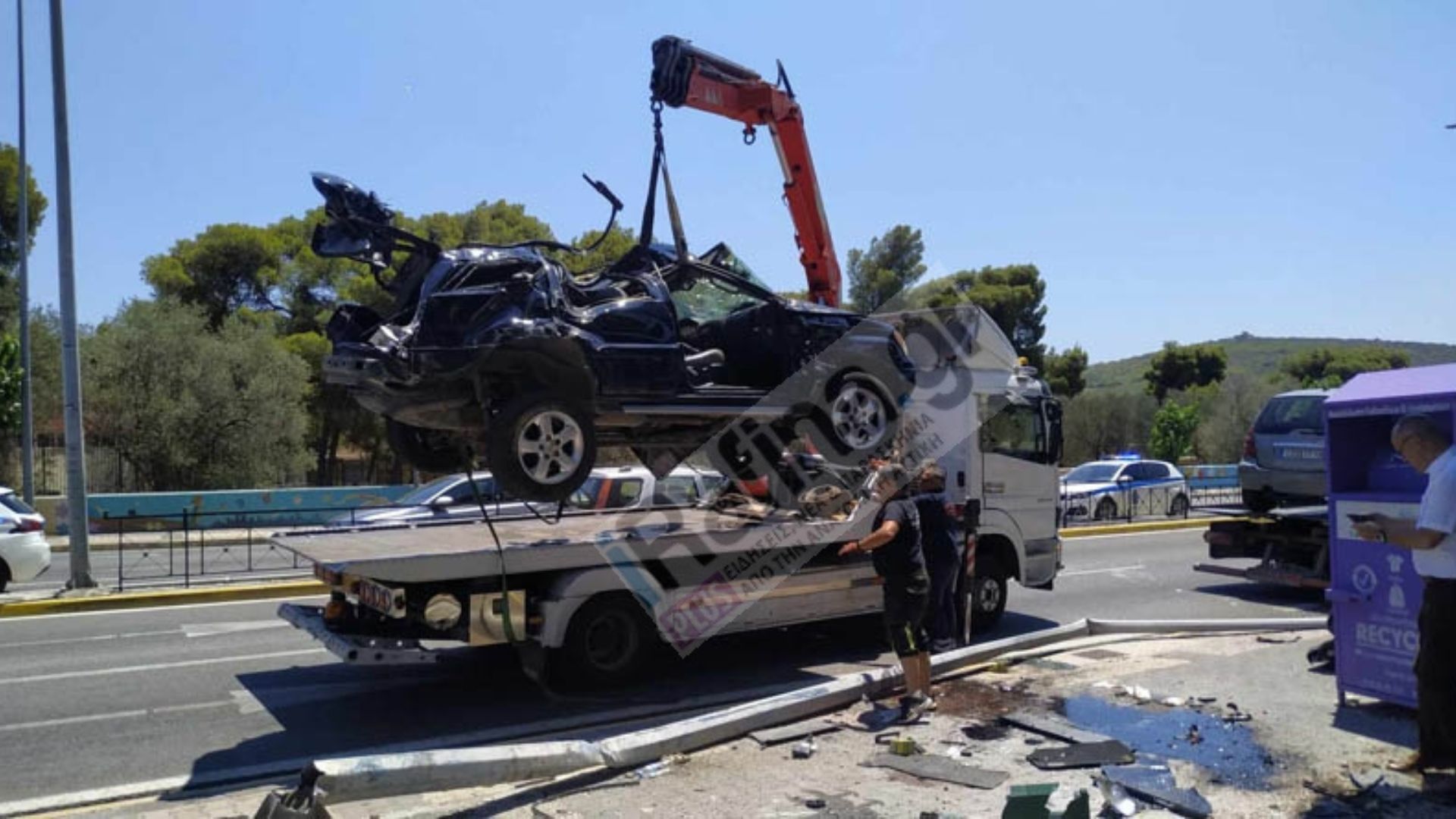 Δυστύχημα στη Μαραθώνος: Χαροπαλεύει ο ναύτης- Διαλυμένο το τζιπ του ...
