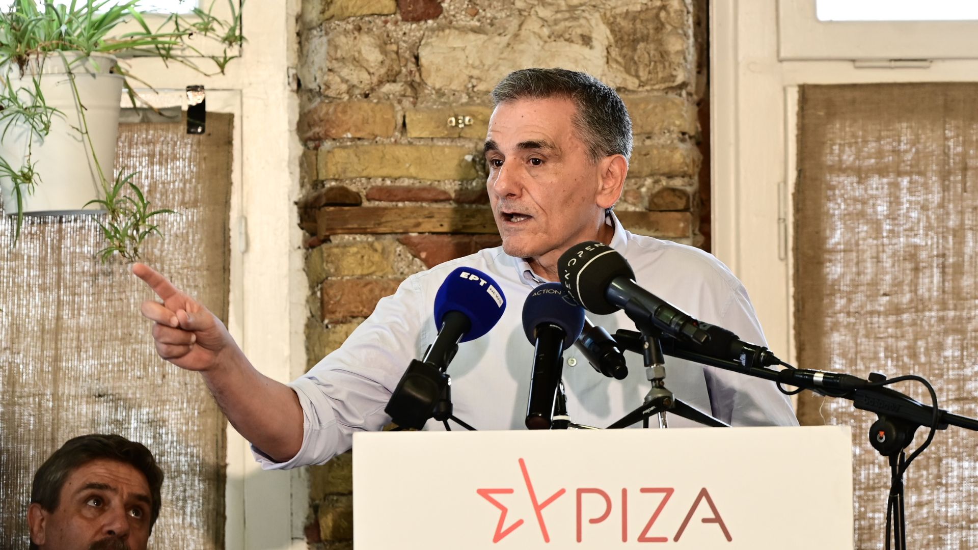 Τσακαλώτος: Νέα ηγεσία που θα λειτουργεί συλλογικά, σχέδιο που θα ...