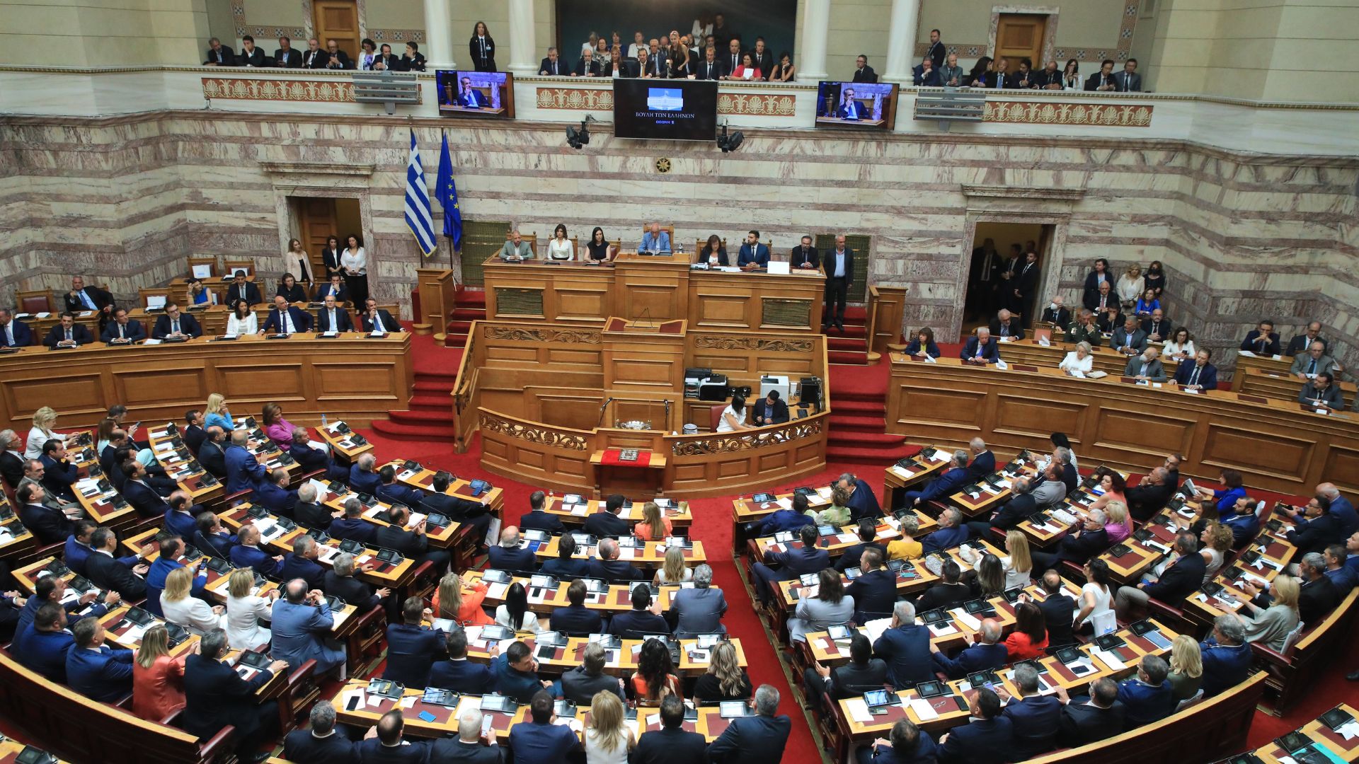 Ψήφος αποδήμων: Περνάει από τη Βουλή, «ναι» από πέντε κόμματα ...
