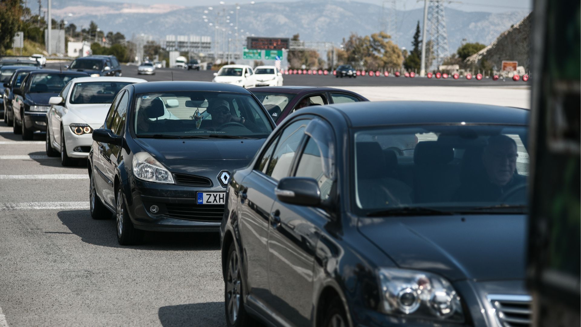 Τροχαίο στην ΕΟ Αθηνών – Κορίνθου: Ουρές χιλιομέτρων | topontiki.gr