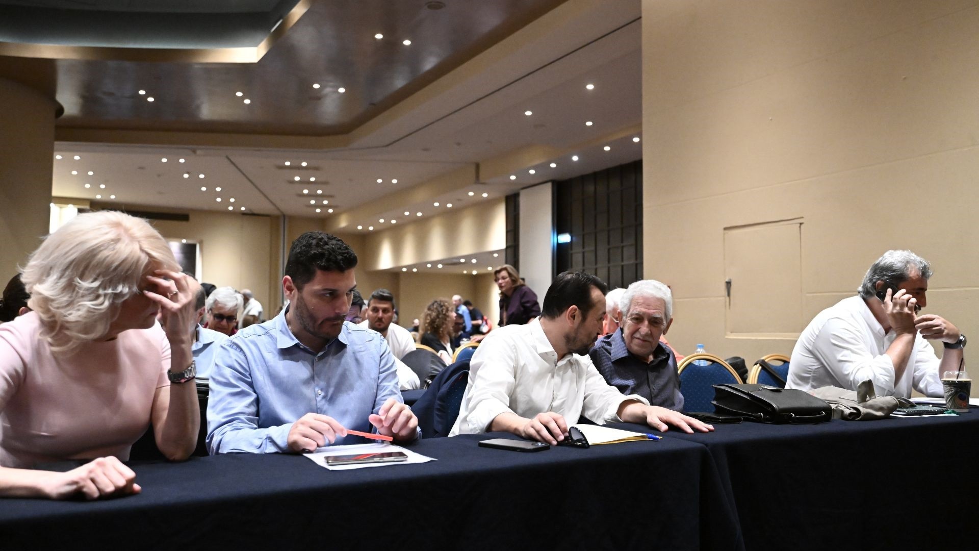 ΣΥΡΙΖΑ: Η διεύρυνση στο Κέντρο και οι θυσίες που απαιτούνται | topontiki.gr