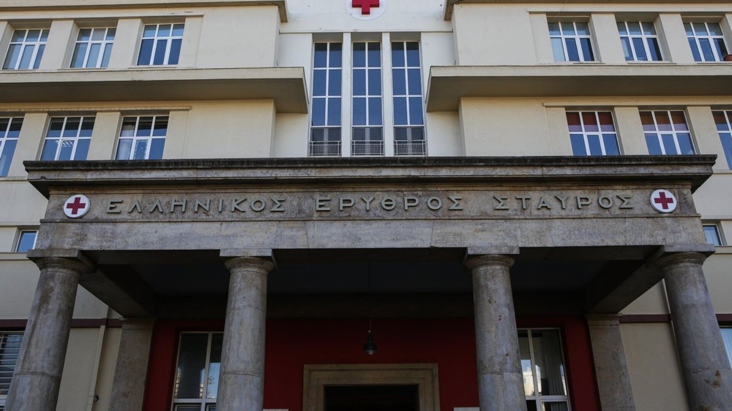 Ερυθρός Σταυρός: Το χρονικό της «ελεύθερης πτώσης» του ασανσέρ που ...