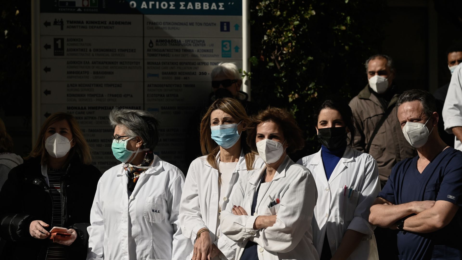 Υπό κατάρρευση το ΕΣΥ: «Καταιγίδα» αποχωρήσεων – Παραιτήθηκαν 7 γιατροί ...