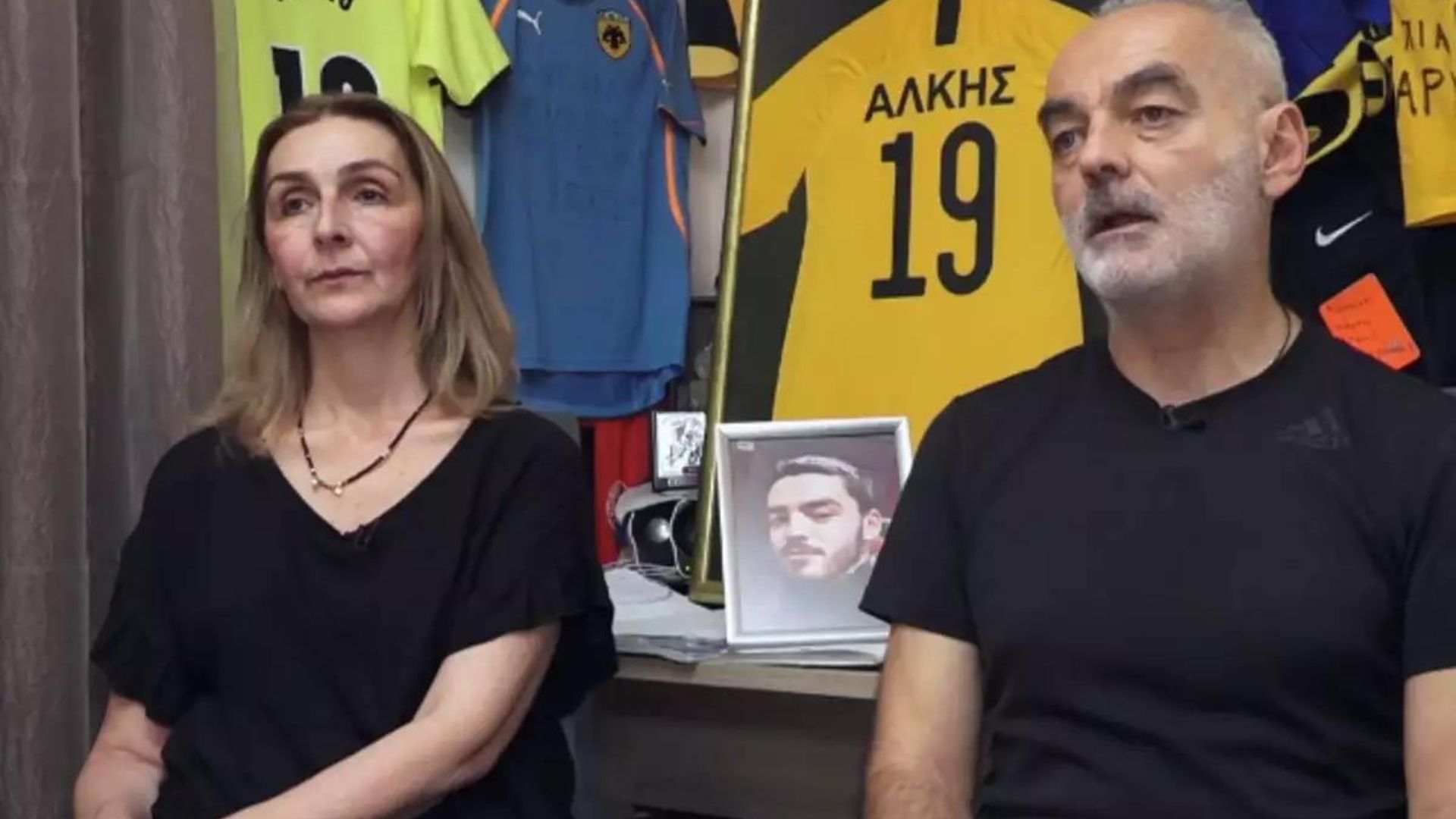 Γονείς Άλκη Καμπανού: «Διπλώθηκα από τον πόνο όταν έμαθα για τη ...