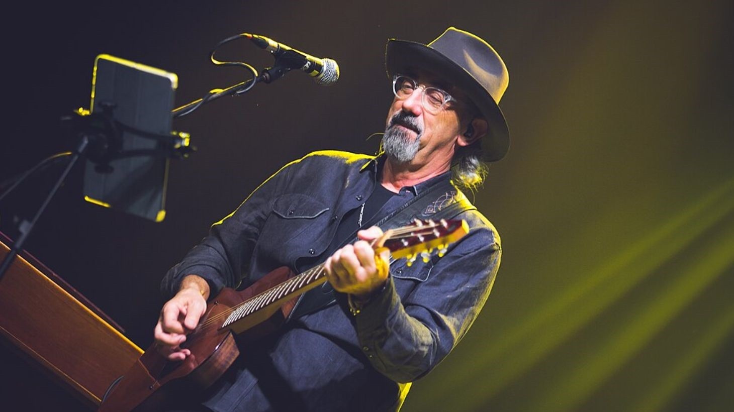 Jack Sonni: Πέθανε ο θρυλικός κιθαρίστας των Dire Straits | topontiki.gr