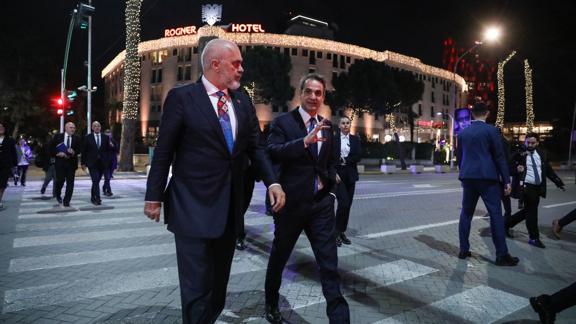 Αιχμές Ράμα για τη μη πρόσκλησή του στο δείπνο της Αθήνας | topontiki.gr