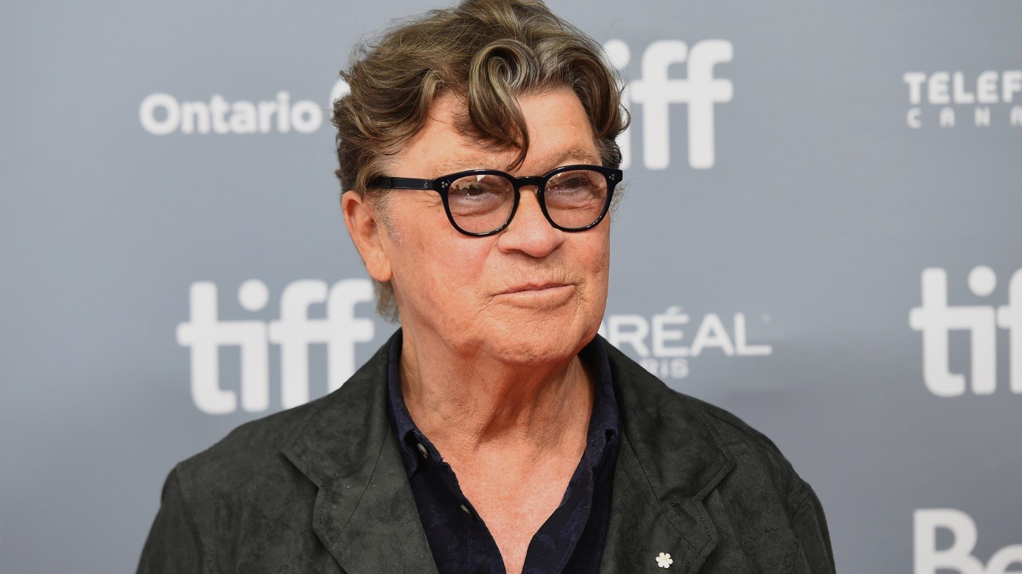 Ο Μπρους Σπρίνγκστιν απέτισε φόρο τιμής στον Ρόμπι Ρόμπερτσον ...