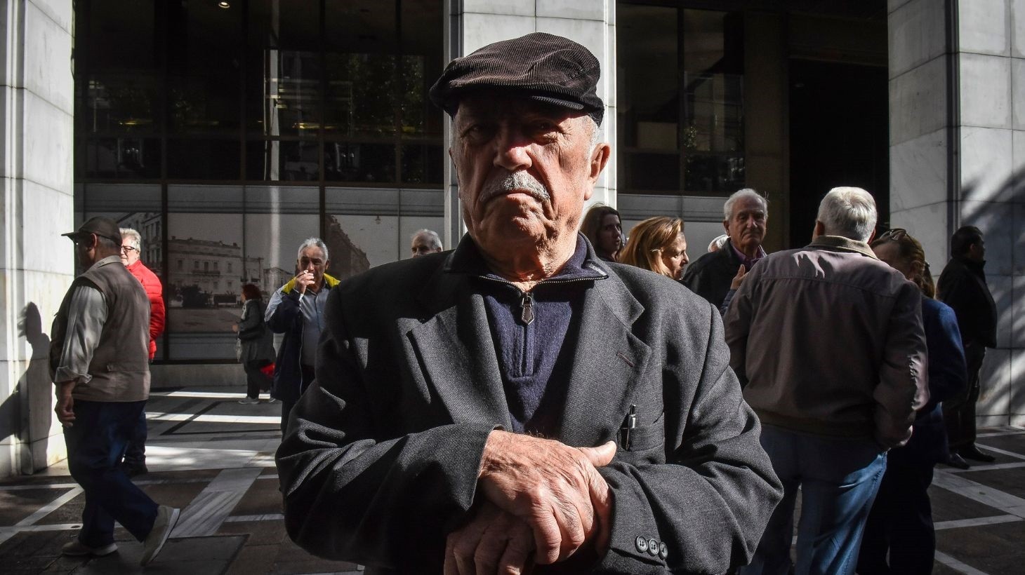Η κυβέρνηση παίζει καθυστέρηση στις επιστροφές αναδρομικών ενώ οι ...