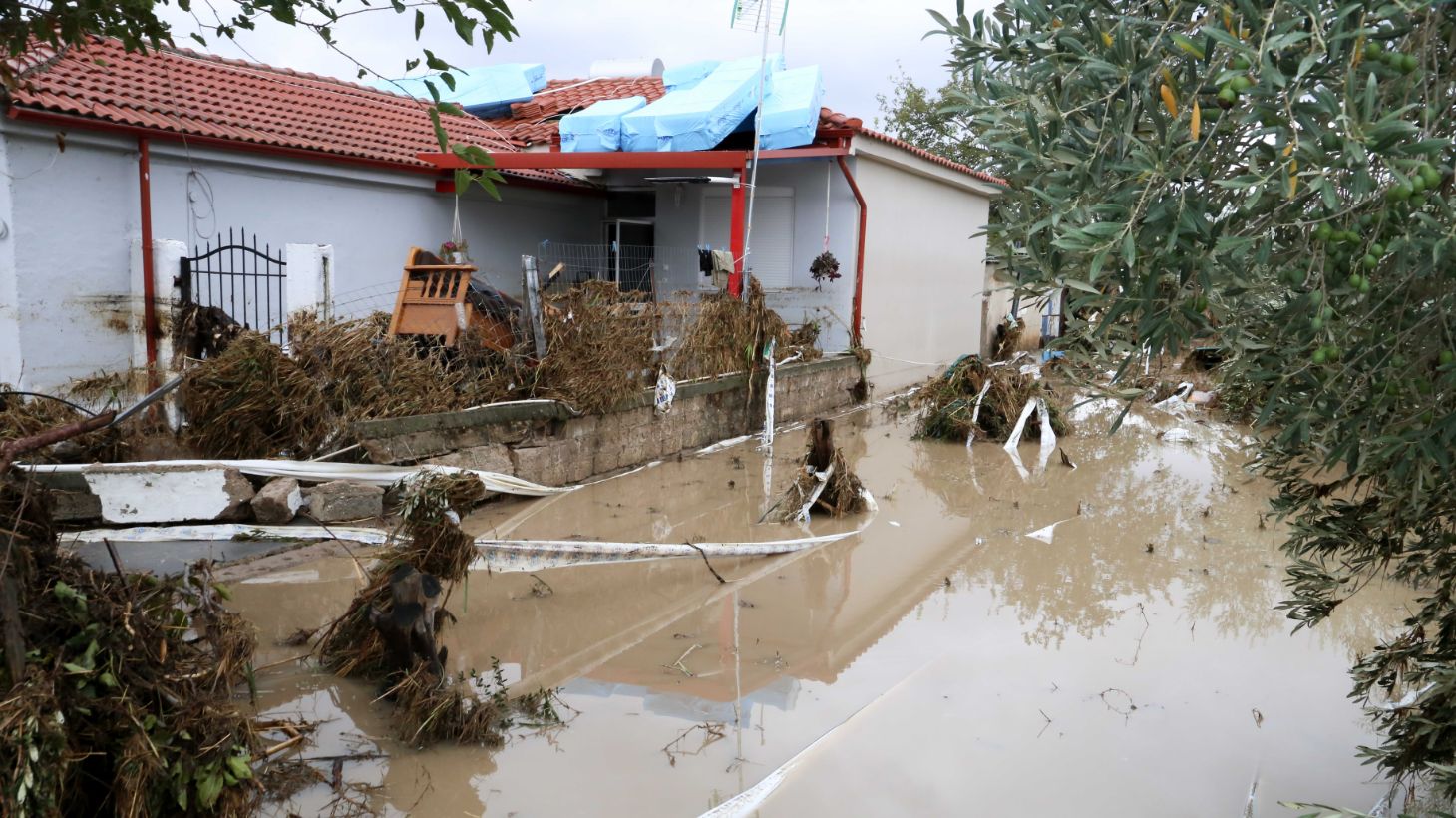 Στήνεται κέντρο επιχειρήσεων στη Λάρισα – Κυβερνητικό κλιμάκιο ...
