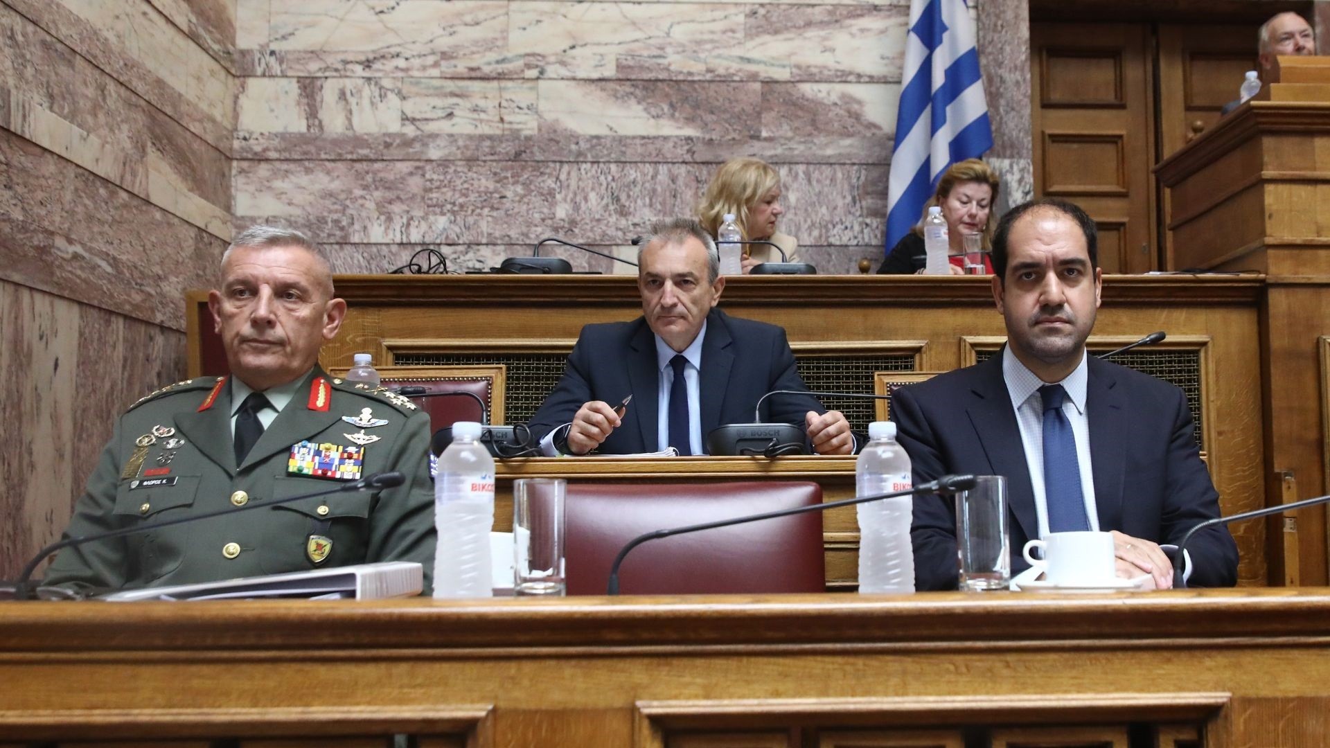 Βουλή: «Πέρασαν» 7 εξοπλιστικά προγράμματα ύψους 1,6 δισ. ευρώ ...