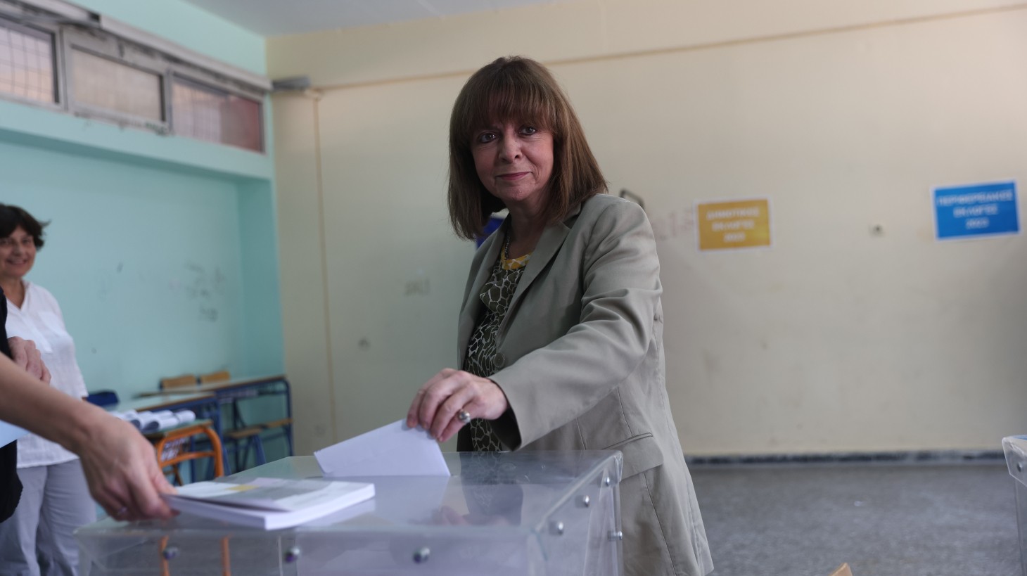 Κατερίνα Σακελλαροπούλου: Ψήφισε στην Γκράβα η ΠτΔ – Έφυγε χωρίς ...