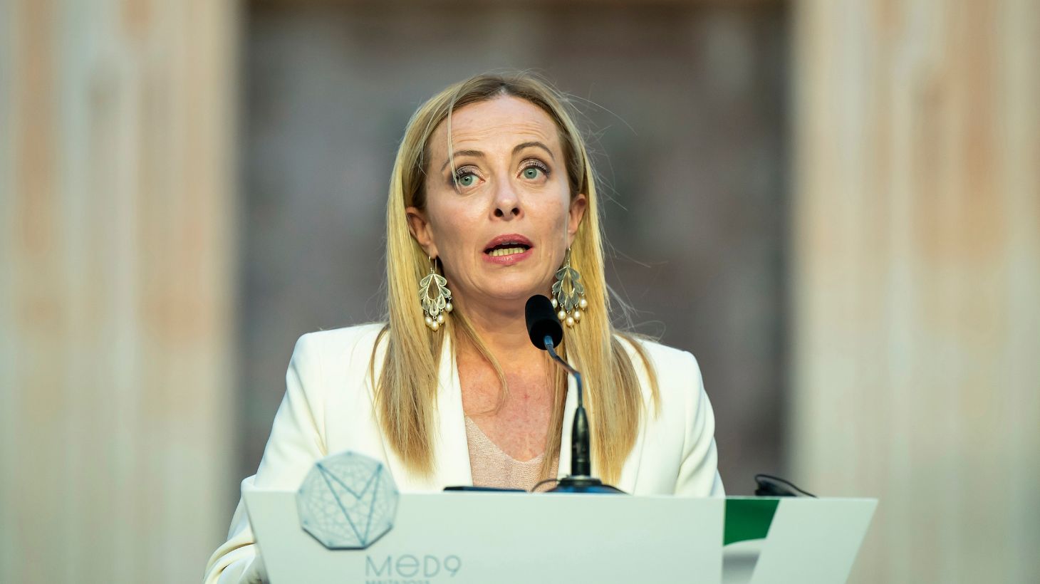Επίθεση Μελόνι κατά ΕΕ για την παρασκηνιακή συμφωνία για τα κορυφαία ...