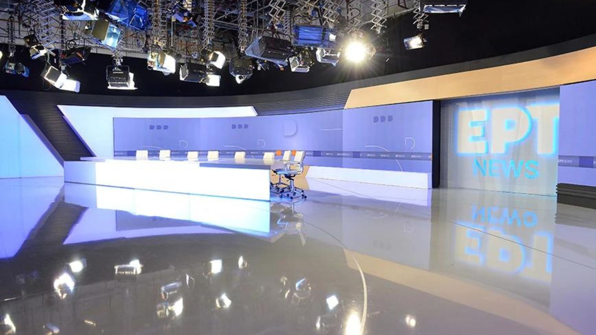 ΕΡΤ: «Περίεργοι» υπολογισμοί μισθών σε συμβασιούχους του ΕΡΤNews ...
