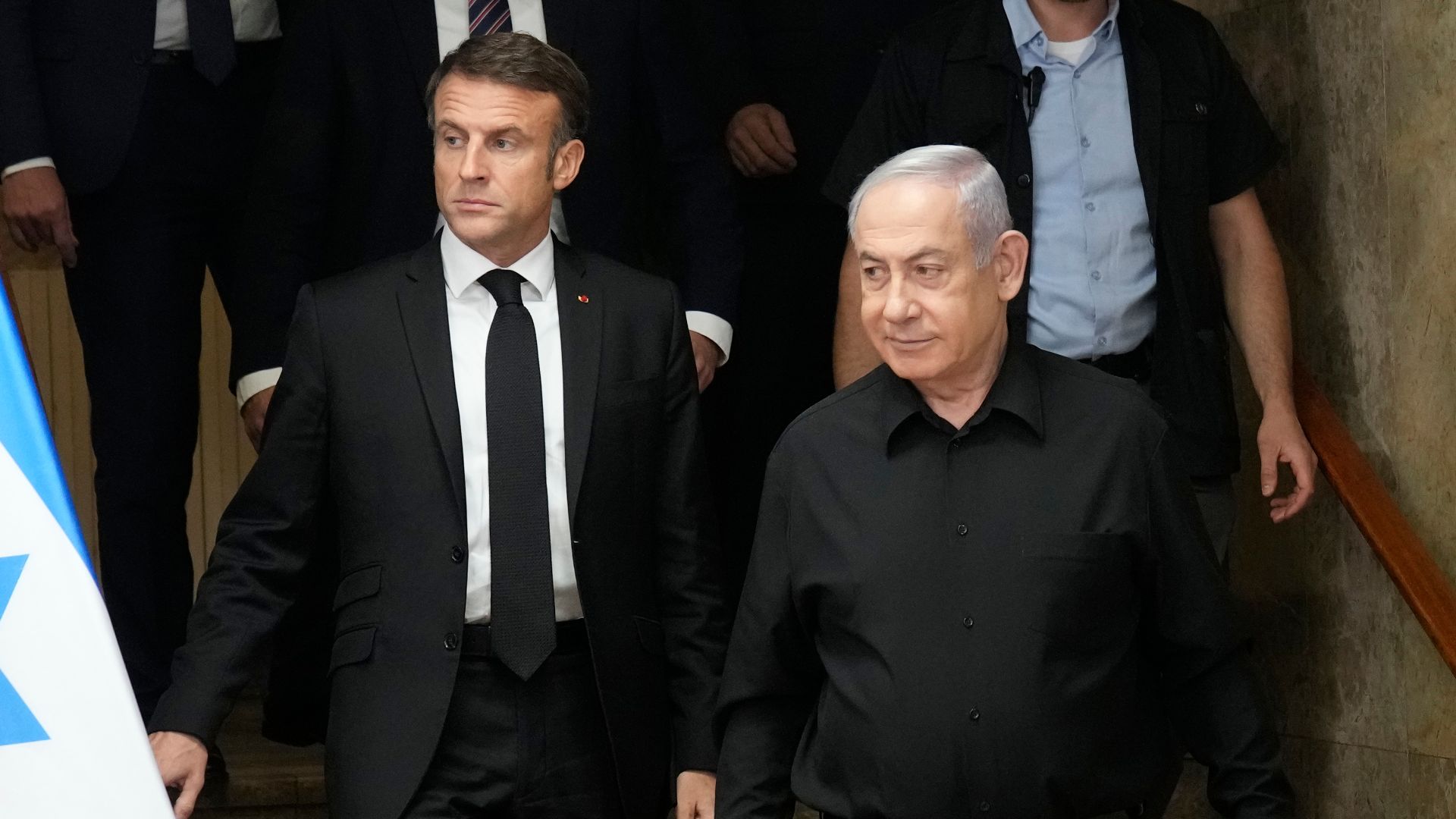 Γενίκευση της σύρραξης θέλει ο Μακρόν: Ζητά εμπλοκή της Δύσης στον ...