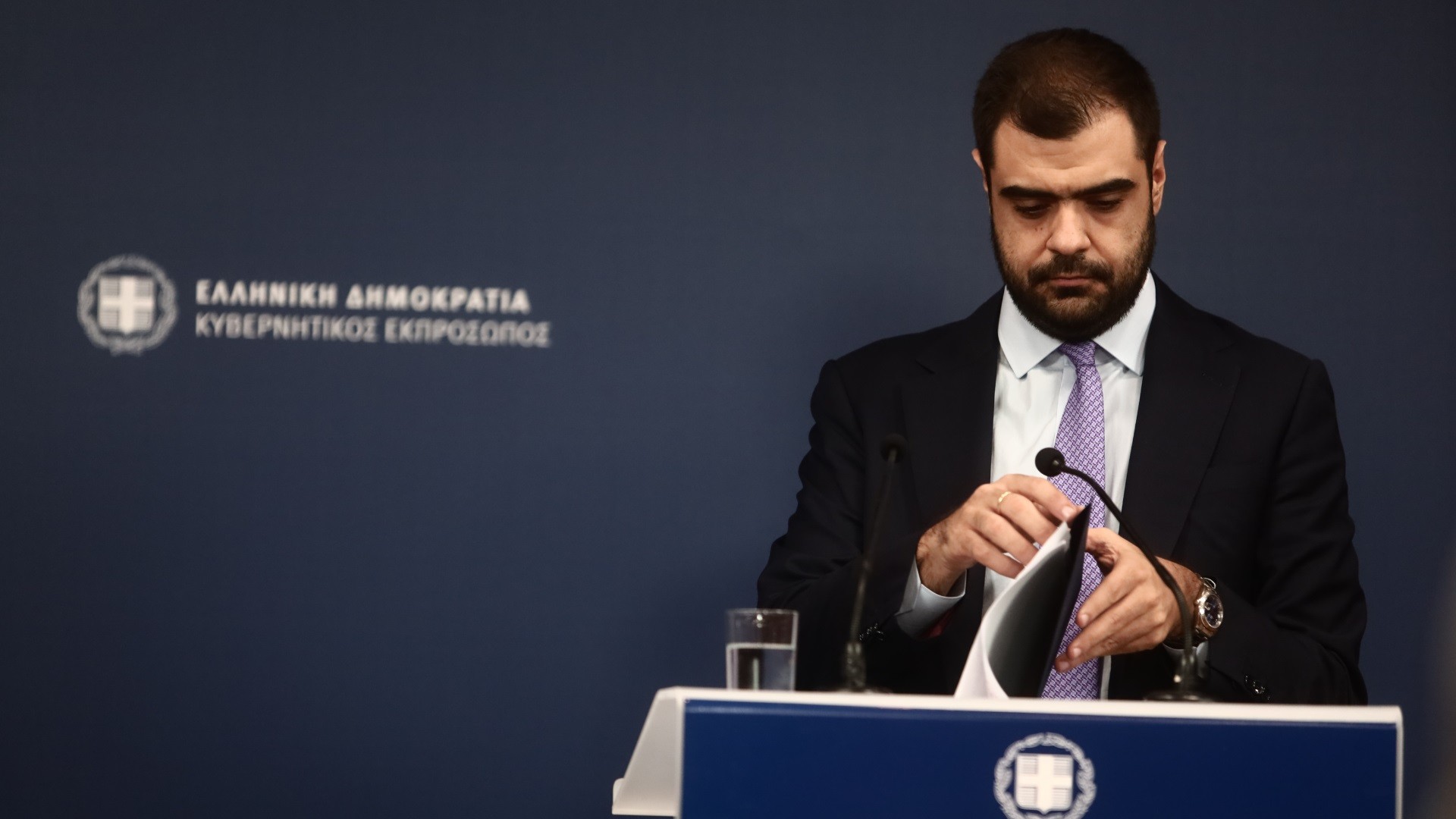 Αναβρασμός στην Αθήνα για το unfair Σούνακ – Ασεβής η στάση του ...