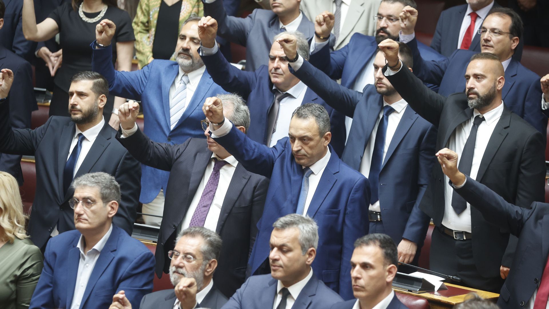 Σπαρτιάτες: Δίωξη κατά 11 βουλευτών και Κασιδιάρη για εξαπάτηση των ...