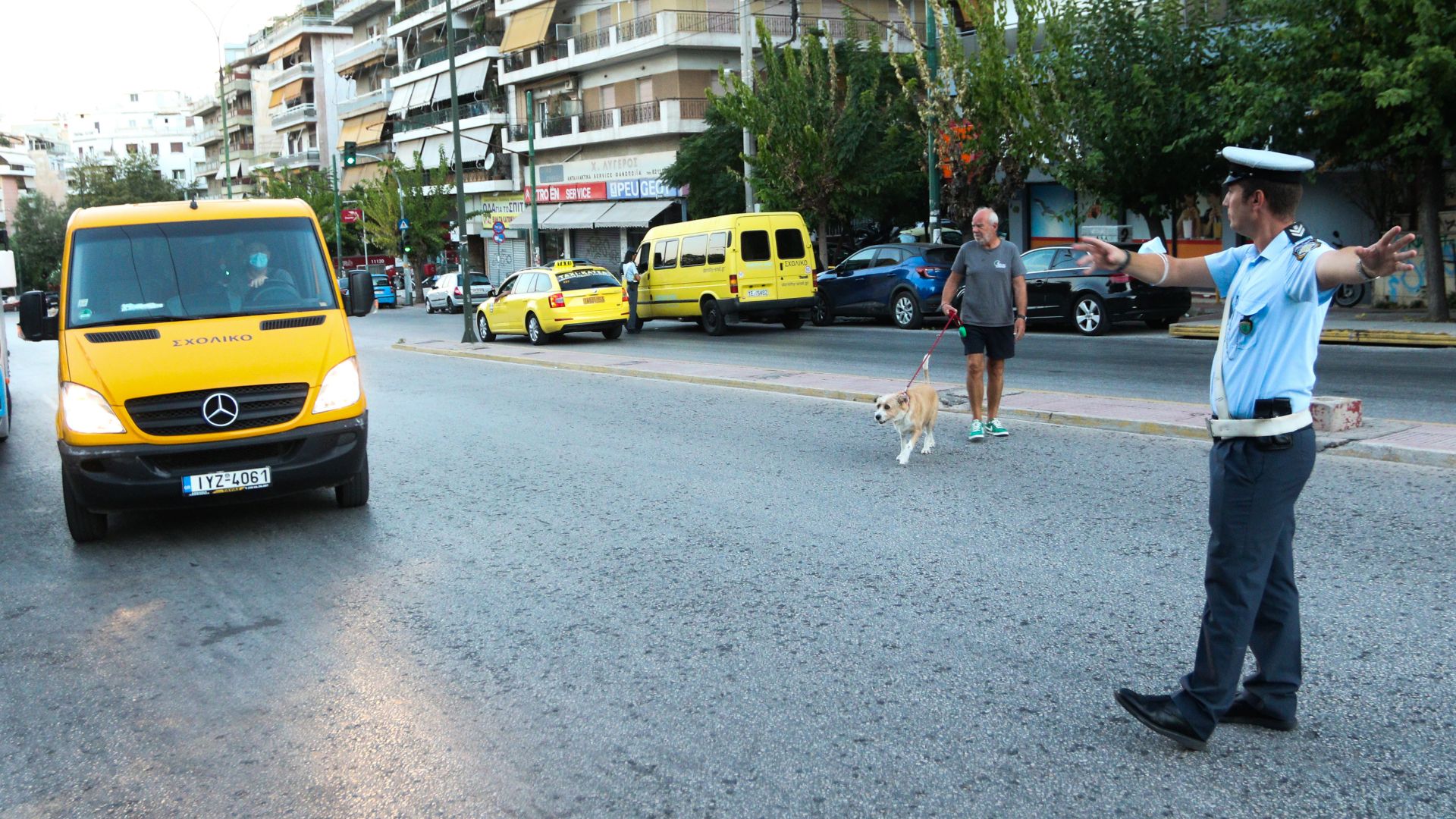 Βοιωτία: Χειροπέδες σε οδηγό και συνοδό σχολικού λεωφορείου για έκθεση ...