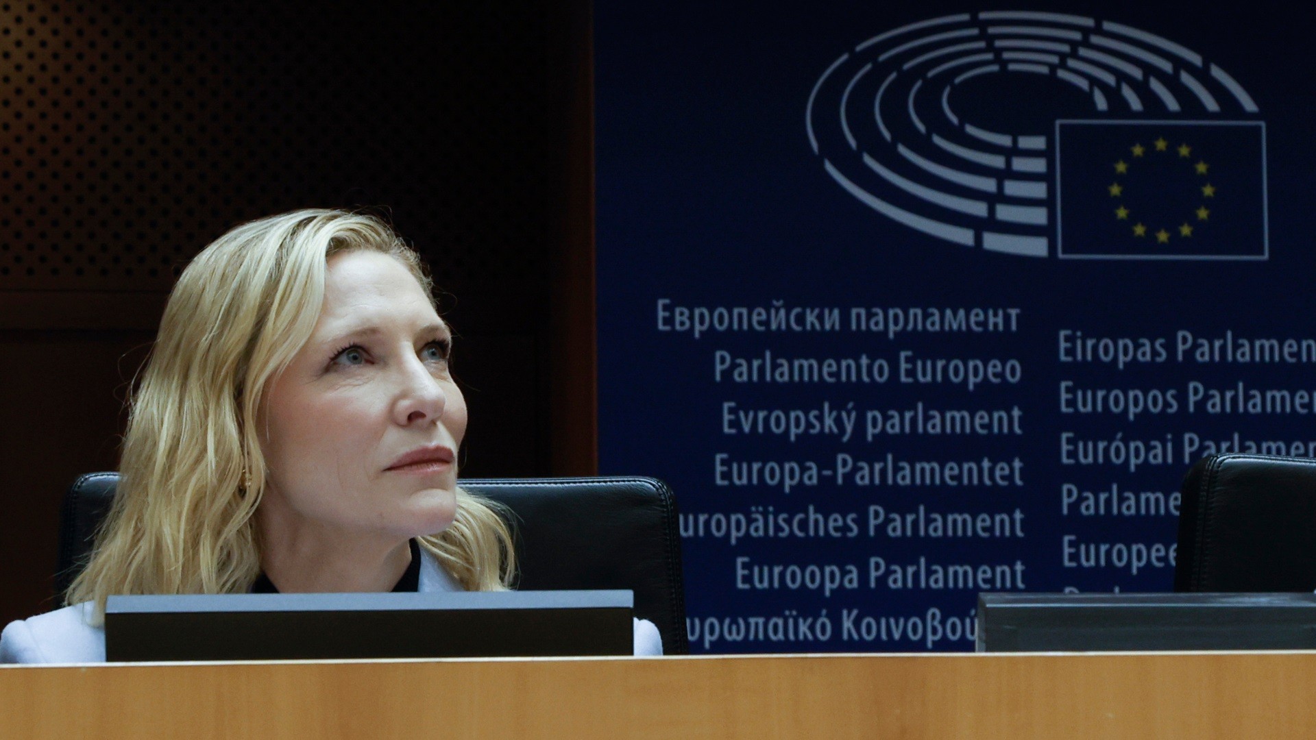Κέιτ Μπλάνσετ στο Ευρωκοινοβούλιο: Προστατέψτε τους πρόσφυγες αντί να ...