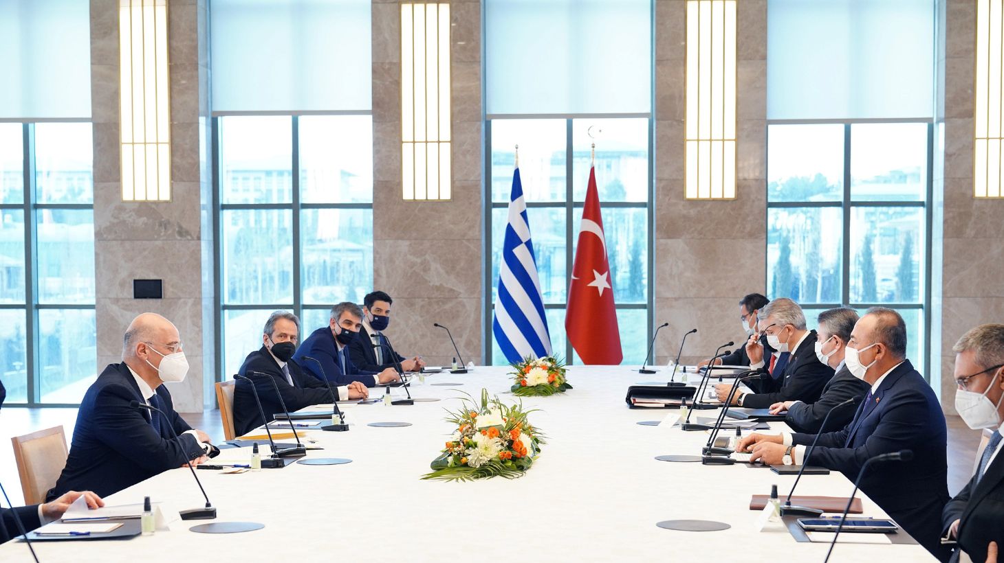 Το εκκρεμές Αθήνας – Άγκυρας και ο από μηχανής(Αμερικανός) θεός ...