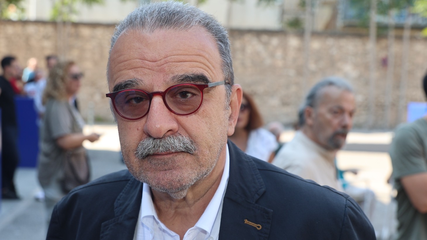 Ο Μαντζουράνης ειρωνεύτηκε την Τζάκρη για τις υπογραφές – Μήπως να πει ...