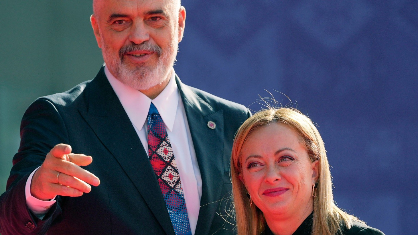 Κέντρα παραμονής παράτυπων μεταναστών στην Αλβανία θα δημιουργήσει η ...