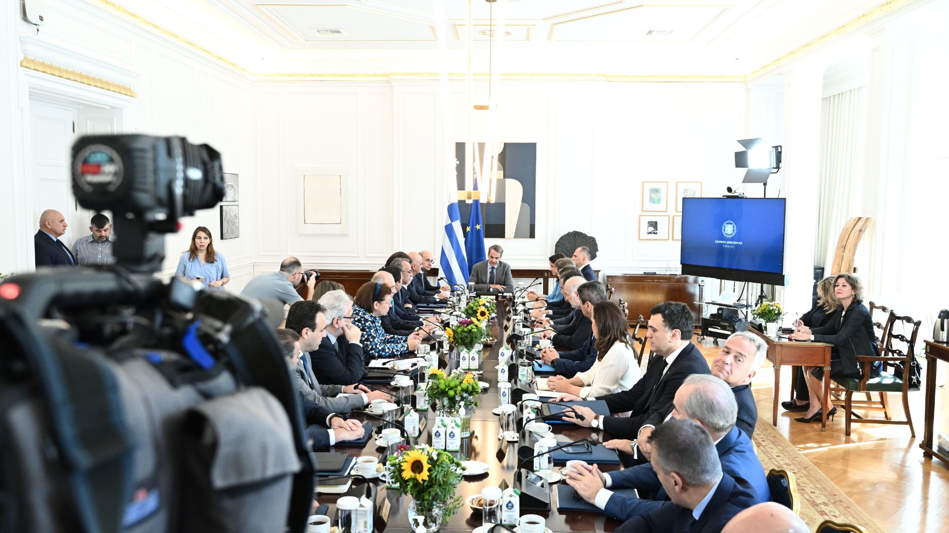 Πόθεν έσχες: Αυτά δηλώνουν οι υπουργοί – Ακίνητα, μετρητά και άλλα ...