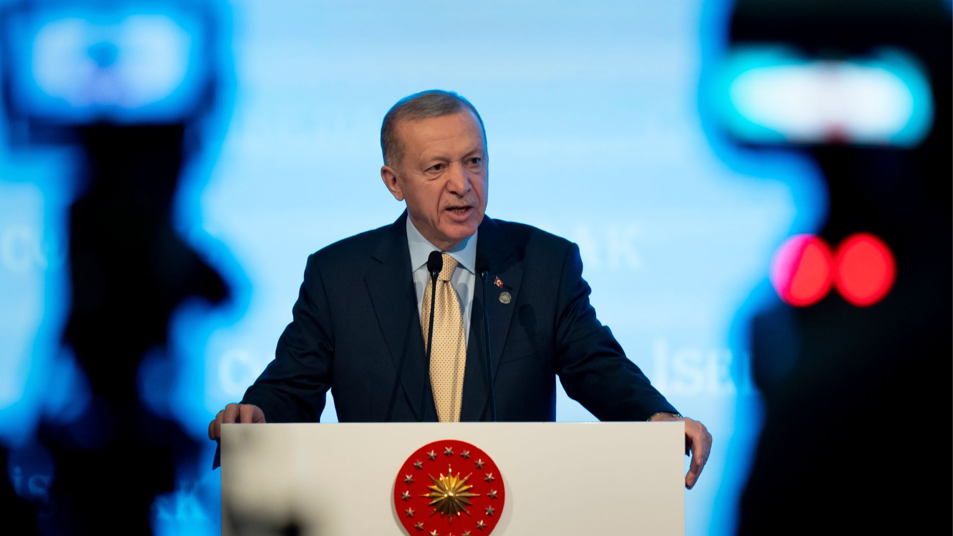 Bloomberg: Ο Ερντογάν θα προτείνει το «πάγωμα» του πολέμου στην ...