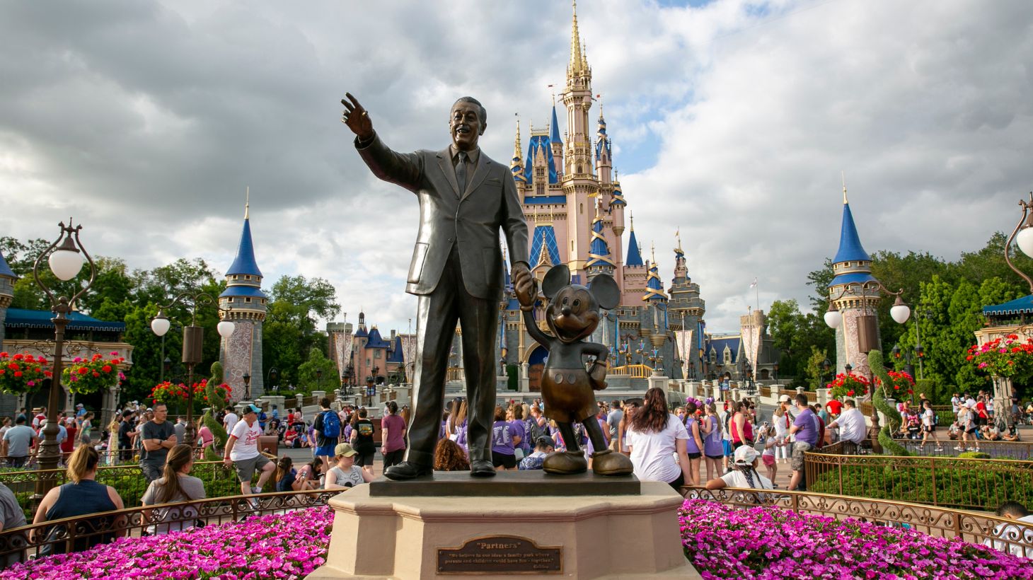 Η Disney γιορτάζει τα 100 της χρόνια – Μια μικρή ανασκόπηση της ...