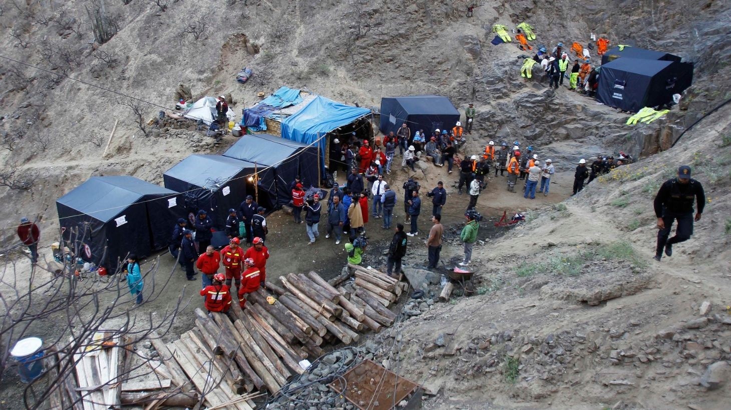 Περού: Τουλάχιστον 9 νεκροί και 23 τραυματίες μετά από επίθεση σε ...