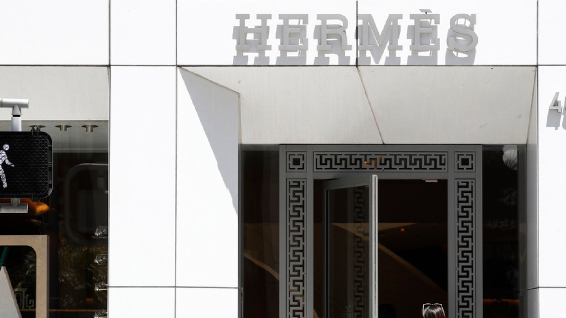 Ο κληρονόμος του οίκου Hermès σχεδιάζει να δώσει την τεράστια περιουσία ...
