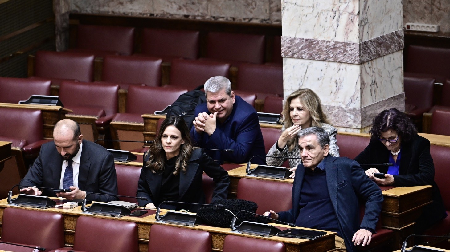 Κόντρα στην πρόταση ΣΥΡΙΖΑ οι 10 από τους 11 αποχωρήσαντες – Δεν ...