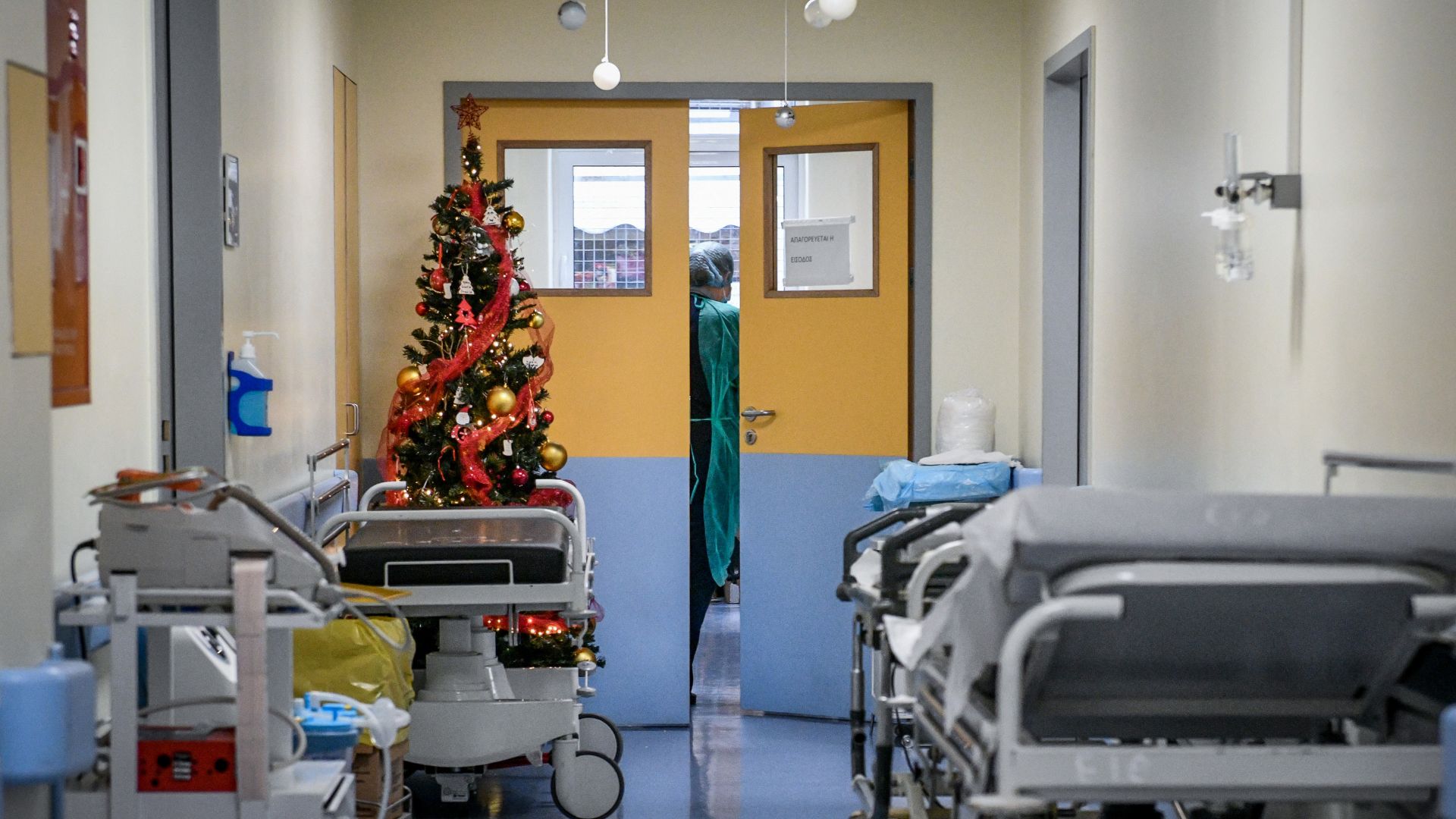 Κορωνοϊός: Ανησυχία για την έκρηξη κρουσμάτων – Πιέζονται τα νοσοκομεία ...