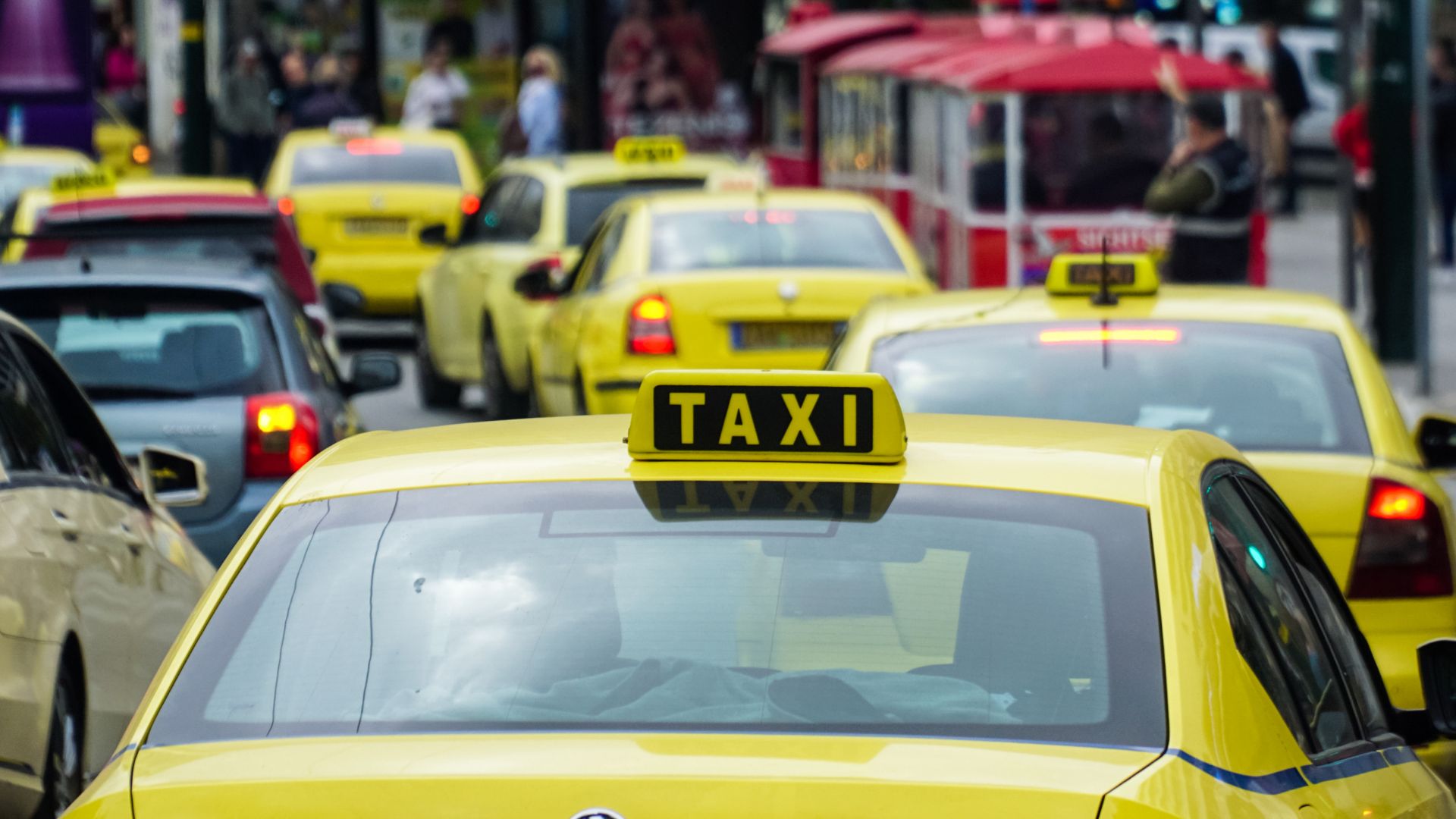 Ταξί: Τραβούν χειρόφρενο στις 28 Φεβρουαρίου για τα Τέμπη – Τρίωρη ...