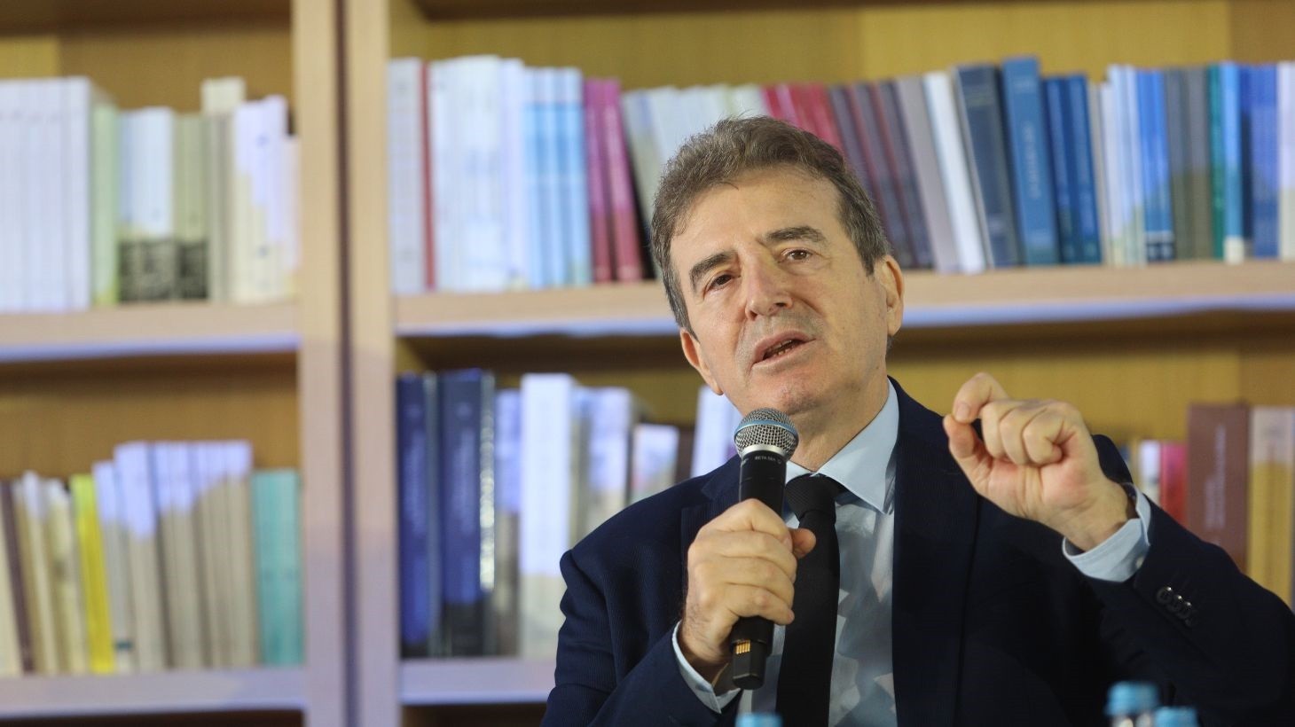 Χρυσοχοΐδης: «Από το τέλος του μήνα θα λειτουργούν 63 γραφεία ...