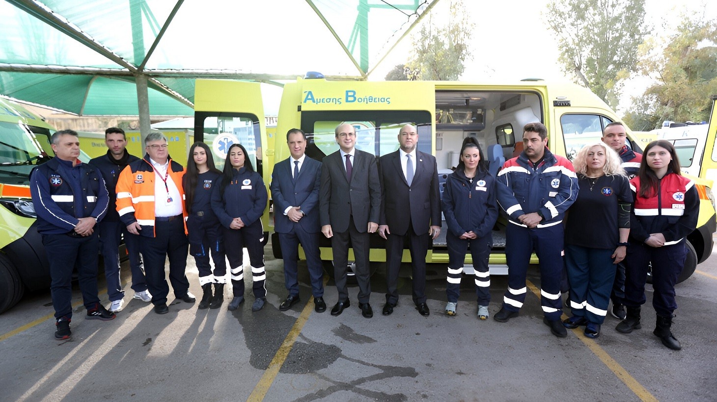 ΕΚΑΒ: Παράδοση 10 νέων ασθενοφόρων – Στο «μικροσκόπιο» οι πόροι της ...