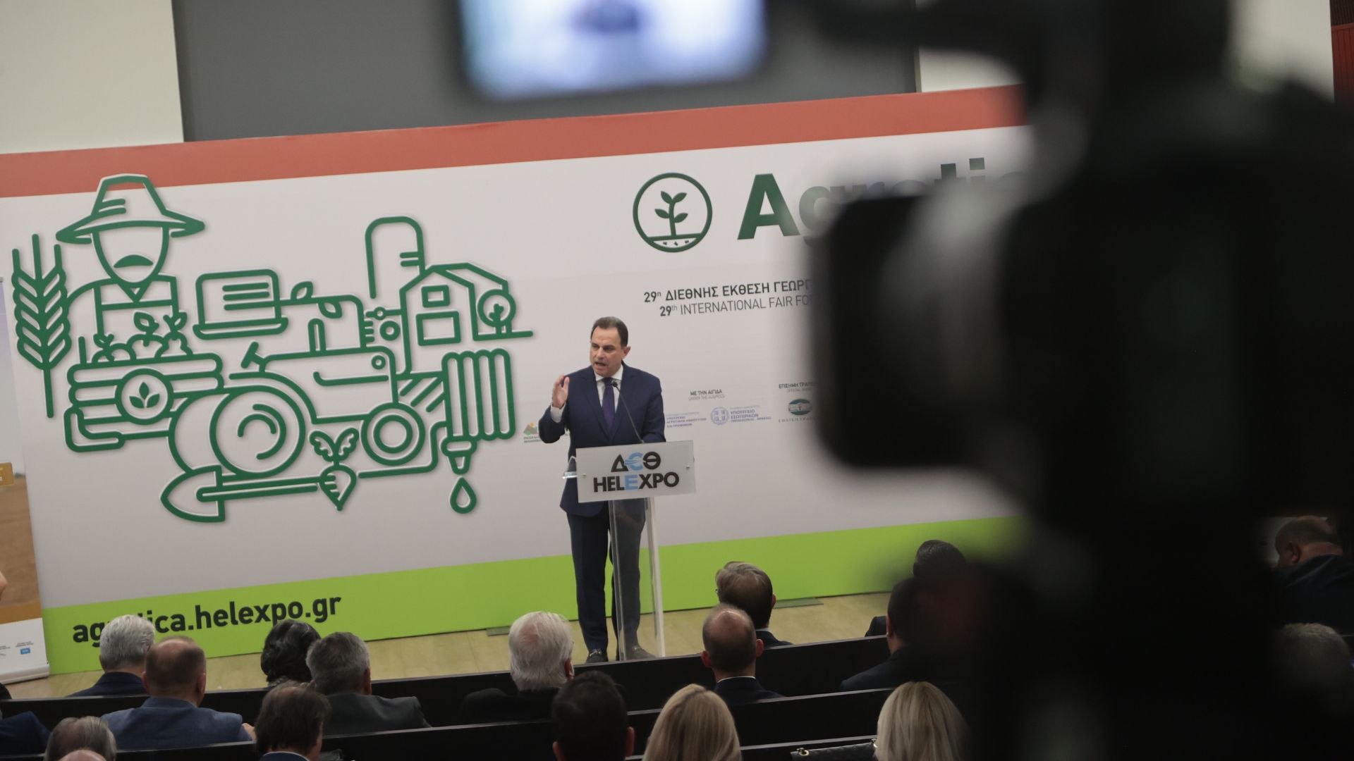 Αγροτικές κινητοποιήσεις: Η κυβέρνηση ψάχνει το… χειρόφρενο στα τρακτέρ ...