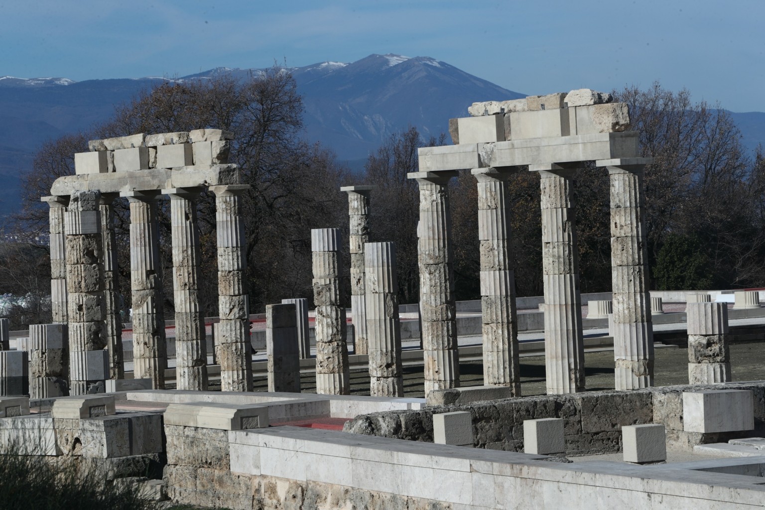 Αιγές: Ο «Παρθενώνας της Μακεδονίας» μέσα από φωτογραφίες – Εικόνες από ...