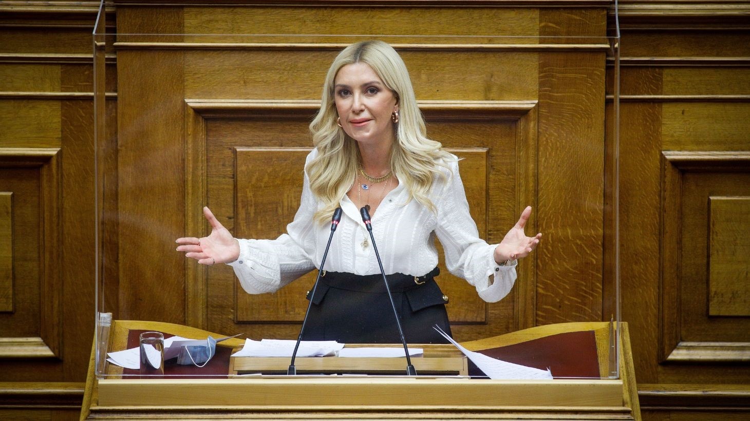 Φωτεινή Αραμπατζή: Καταψηφίζω το νομοσχέδιο για τα ομόφυλα ζευγάρια ...