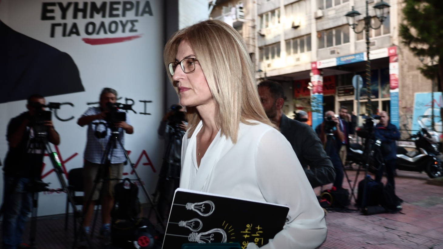 Δώρα Αυγέρη για τους sugar daddies του Κουτσούμπα: Ας περιμένουν οι ...