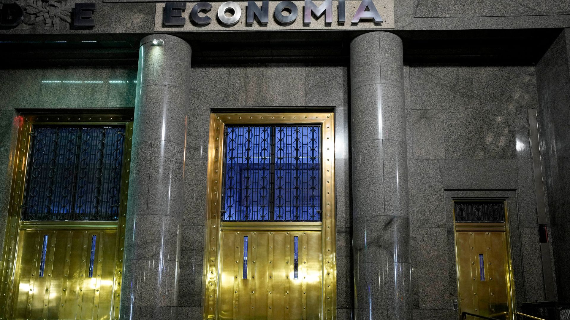 ΔΝΤ: Ενέκρινε 4,7 δισεκ. δολάρια για την αναδιάρθρωση του χρέους στην ...