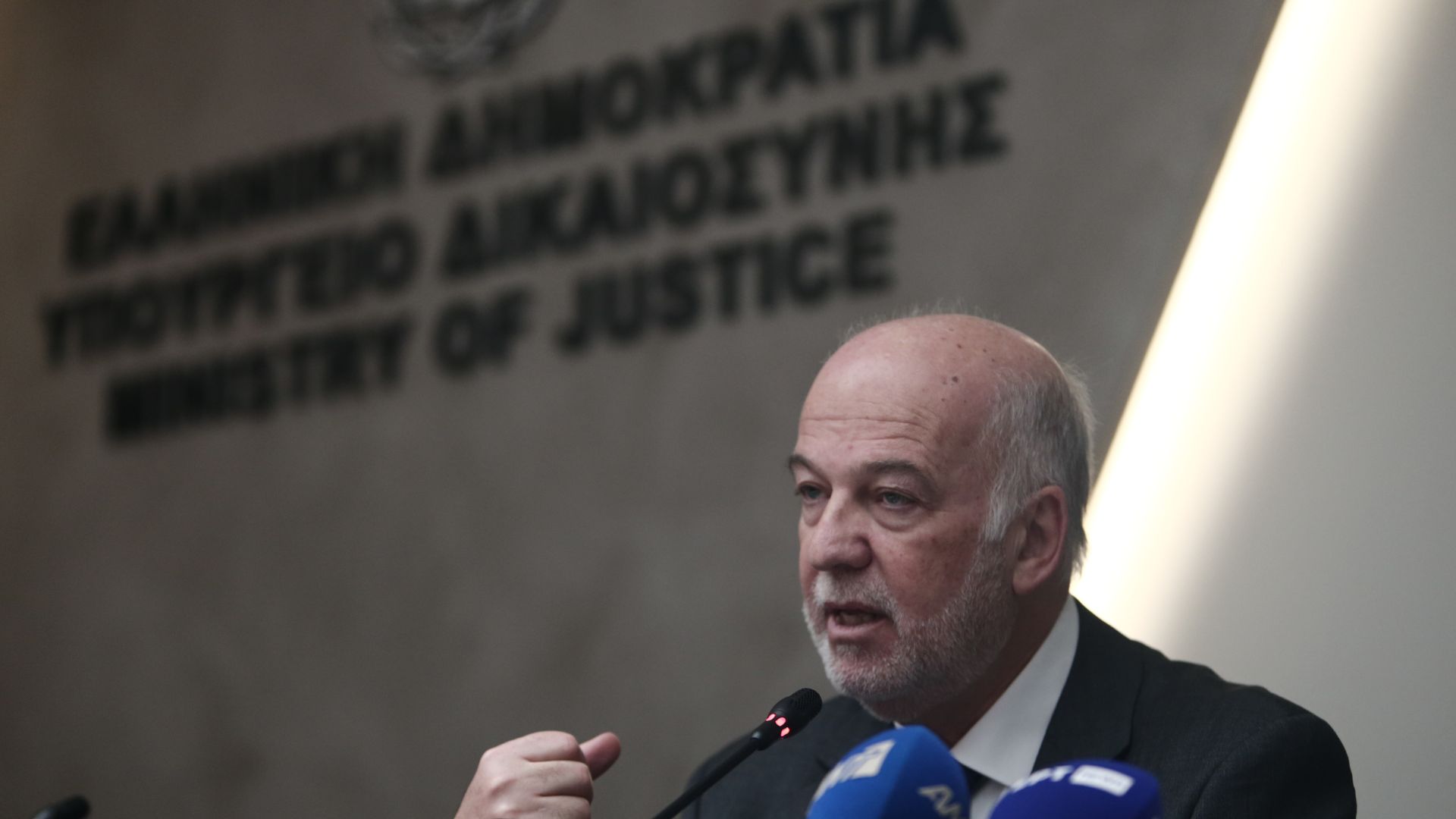 Φλωρίδης: Κόφτης στα κινητά των μαθητών για θέματα βίας – Μπορεί να ...