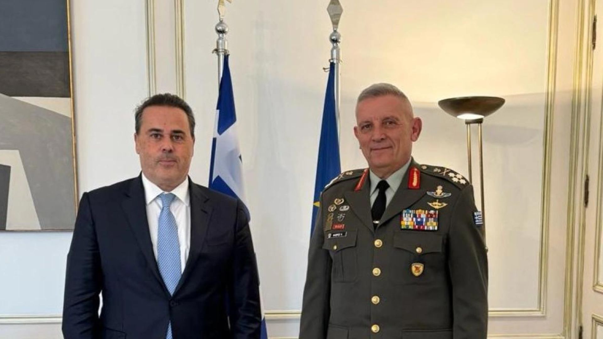 Κατ’ ιδίαν συνάντηση με τον Φλώρο είχε ο Παπασταύρου μετά το ΚΥΣΕΑ ...