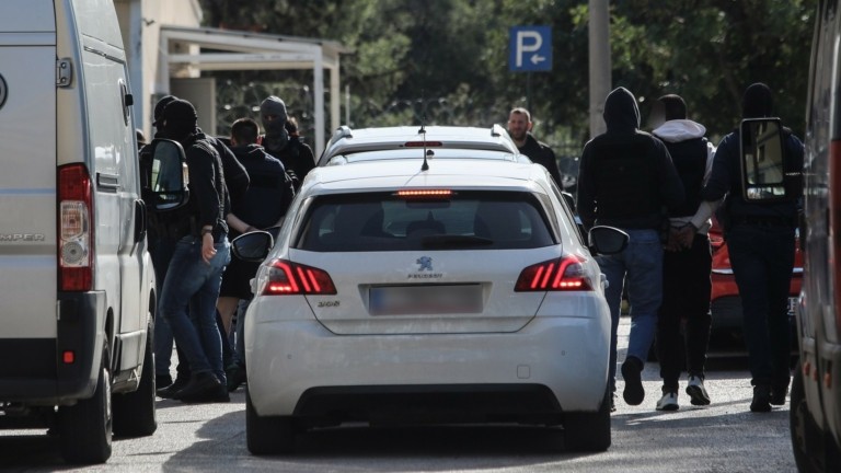 Greek Mafia: Ο Σκαφτούρος, ο Ρουμπέτης και τα λαθραία τσιγάρα – «Κλέβω ...