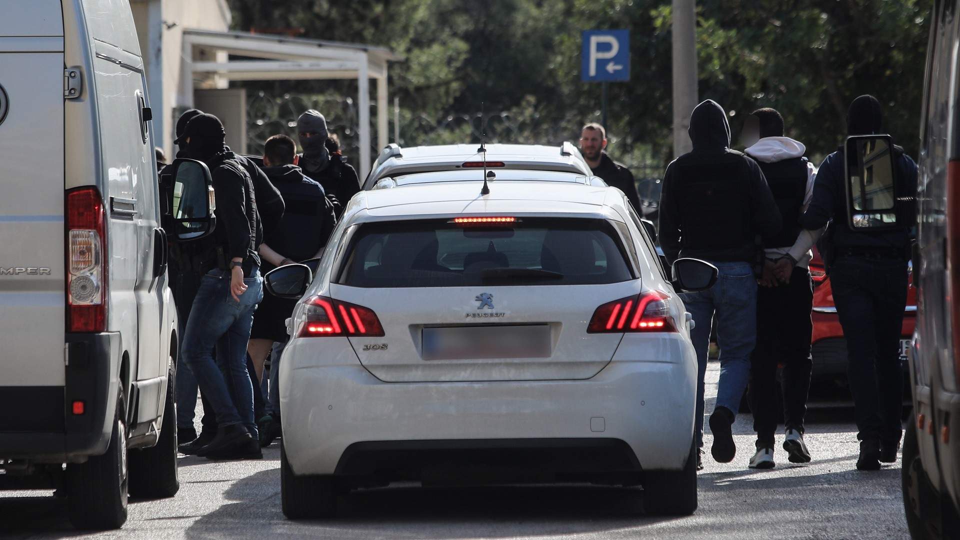 Greek Mafia: Ο Σκαφτούρος, ο Ρουμπέτης και τα λαθραία τσιγάρα – «Κλέβω ...