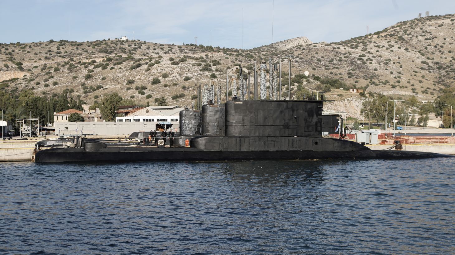 Σαλαμίνα: Δύο συλλήψεις Πολωνών στο Ναύσταθμο – Πέταξαν drone και ...