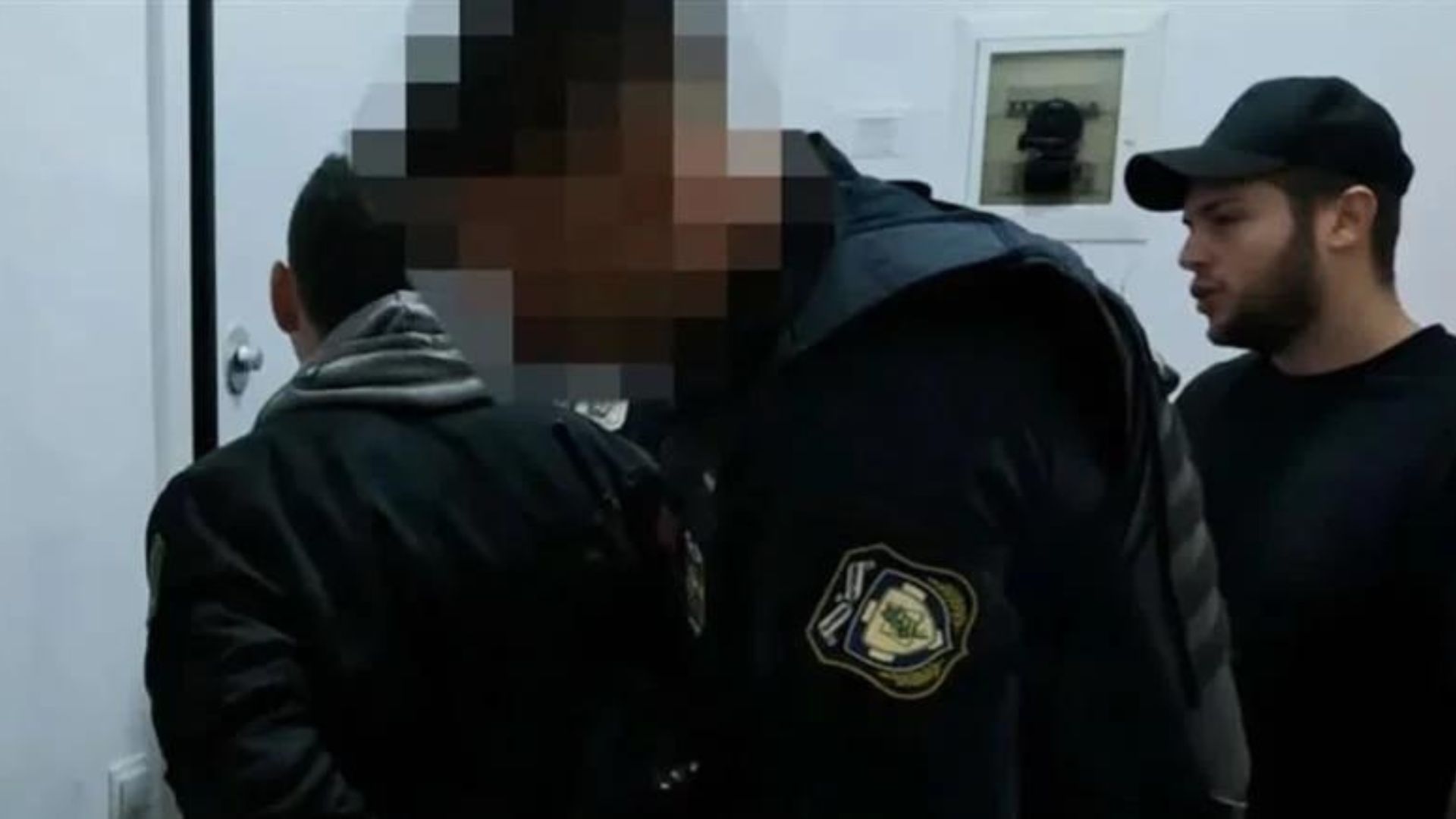 Πειραιάς: Πώς έστησε παγίδα στον παιδεραστή ο πατέρας της 13χρονης – Η ...
