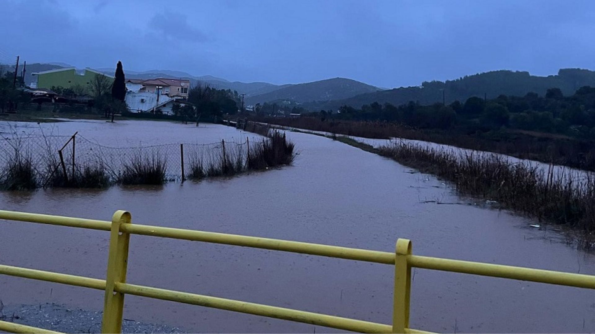 Χαλκιδική: Μεγάλες ζημιές από την κακοκαιρία- Πλημμύρισαν σπίτια ...